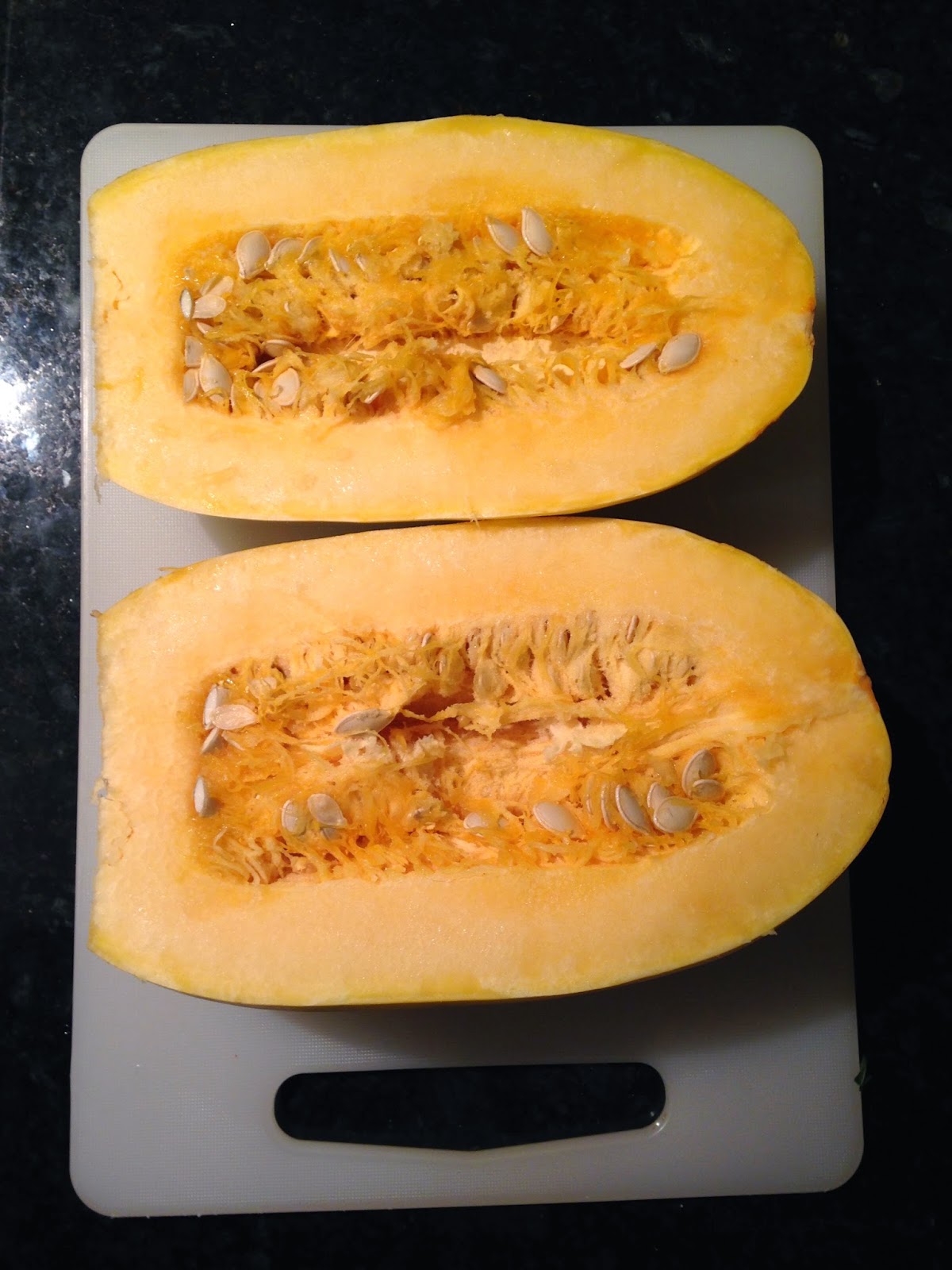 Clean College Cooking : Spaghetti Squash and Red Pepper Sauce