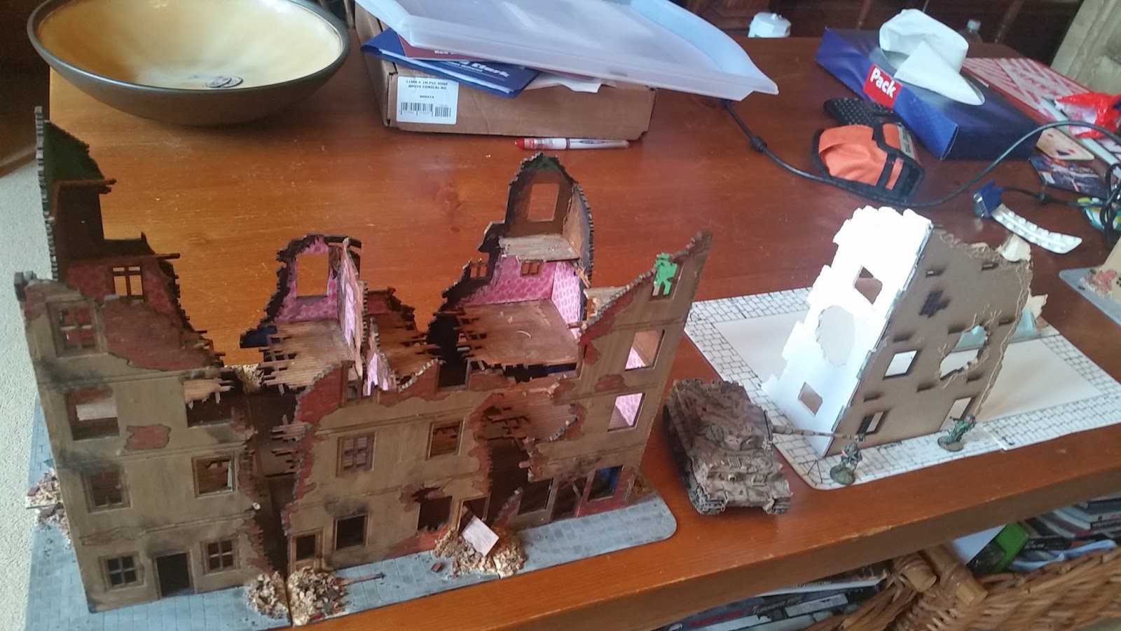 Glasgow Warhog: Mdf buildings ...28mm