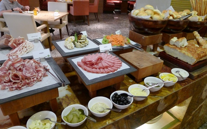 It's a Lovely Day: Marriott Cafe' Sunday Buffet, Manila Marriott Hotel