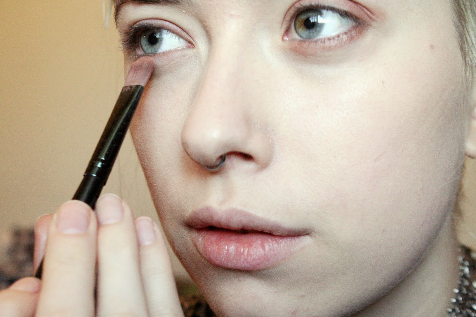 punk-puke: Dark Brows Dark Eyes Dark Lips Makeup Tutorial