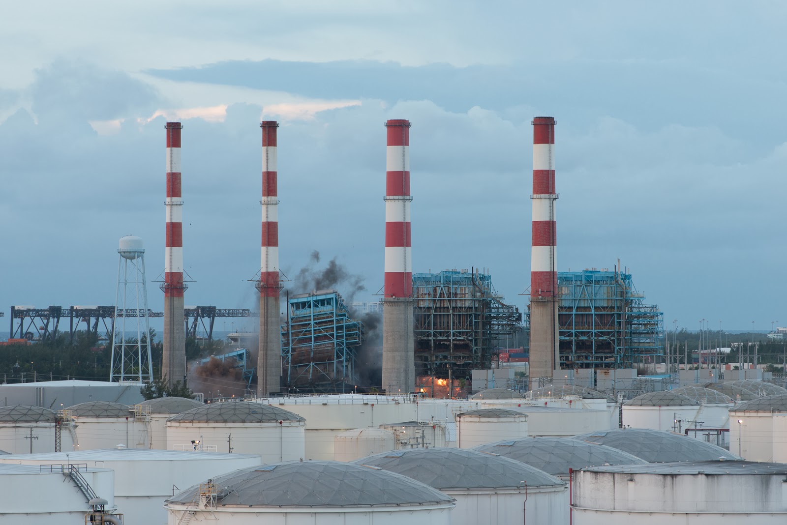 Focused Photographer: Fort Lauderdale, Florida, FPL Power Plant Implosion