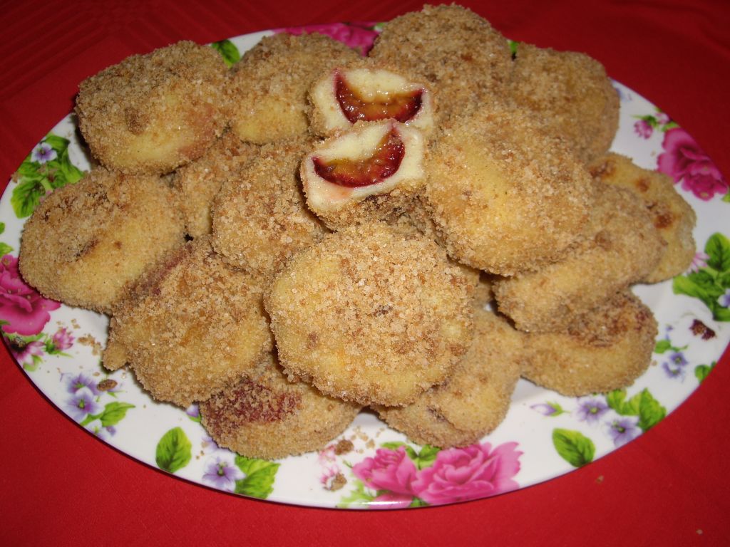 Dorothy Sweet: Galuste (Gomboti) cu prune