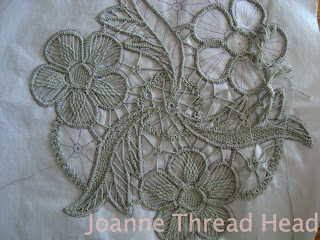 Thread Head: Intermediate Romanian Point Lace Tutorial