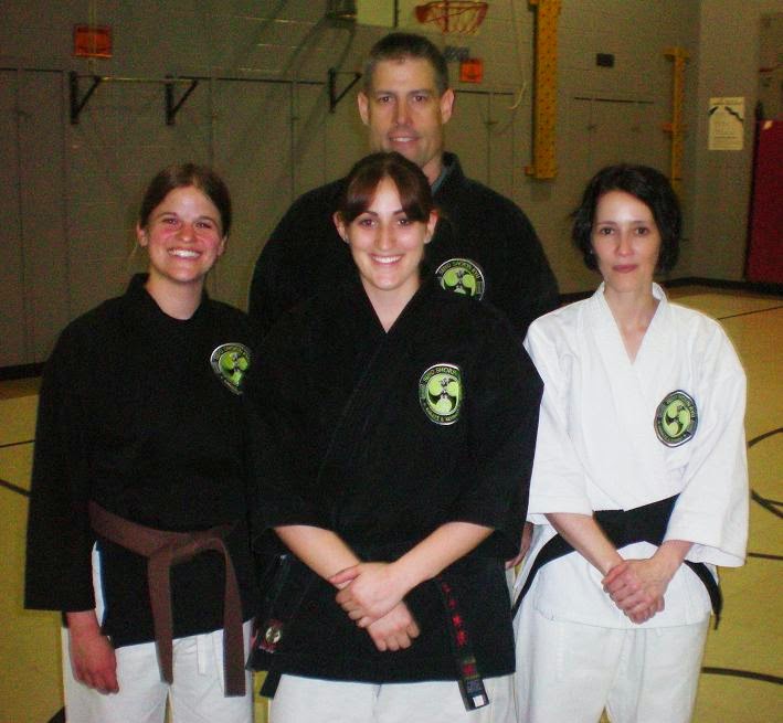 MESA KARATE, ARIZONA: Things Women Can Do To Defend Themselves