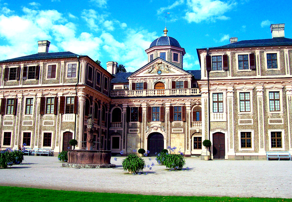 loveisspeed.......: Schloss Rastatt is a historical building in Rastatt ...