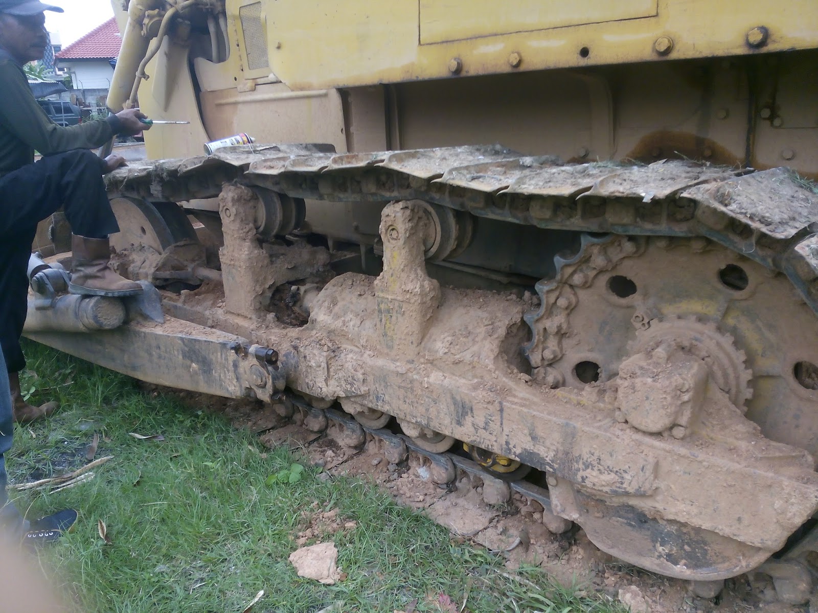 mytable: Apa itu Undercarriage dan Perawatannya??