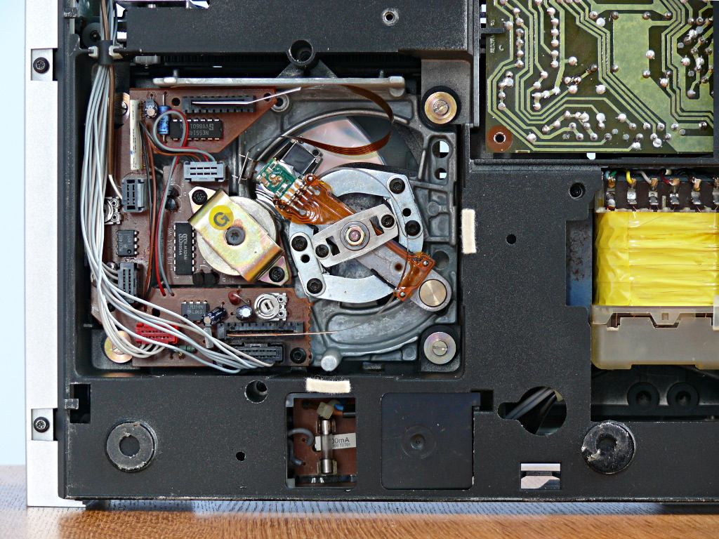 Classic Turntables: Fast ein Plattenspieler: Philips CD104