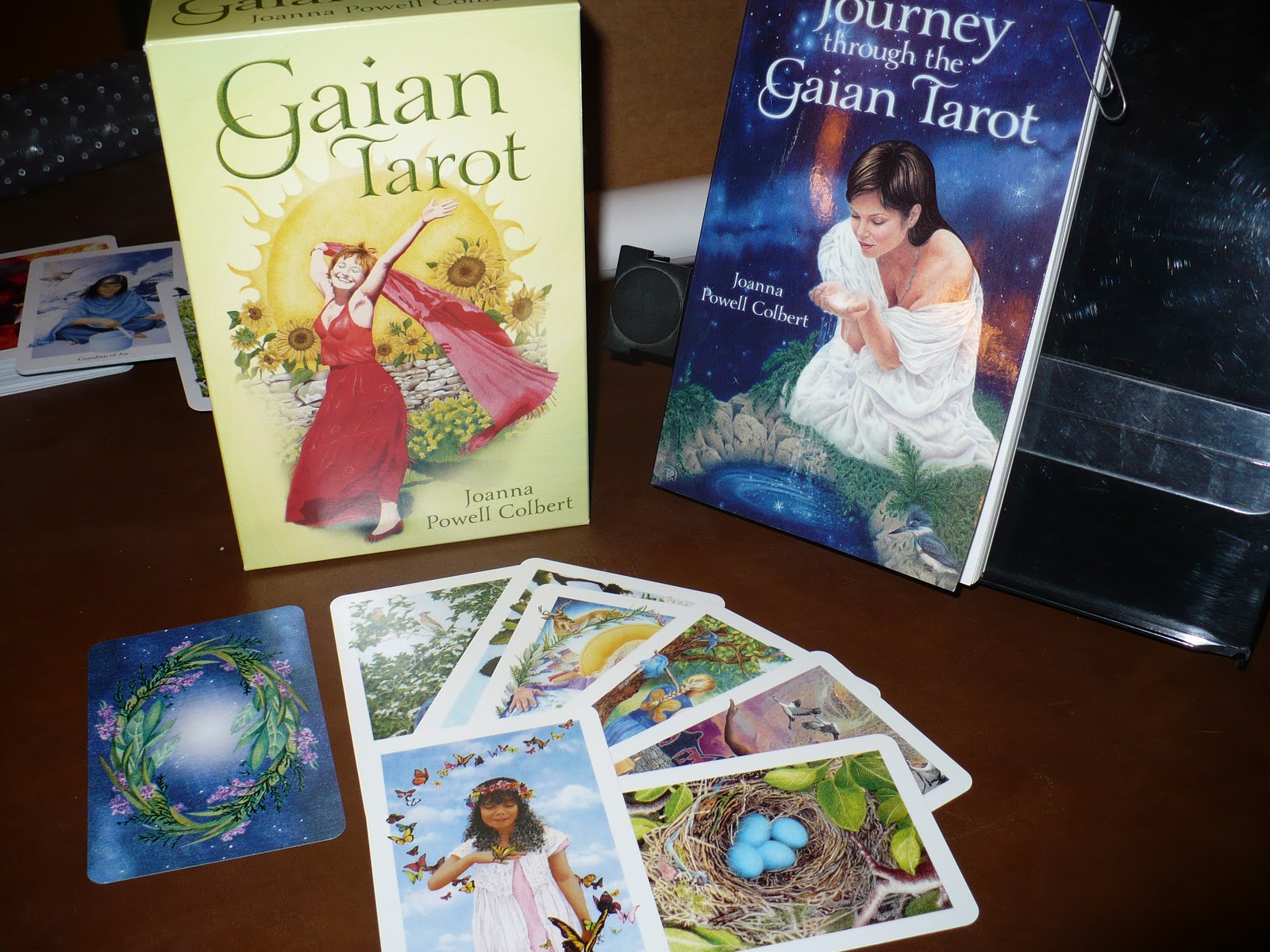Tarot Notes: REVIEW (by Zanna): The Gaian Tarot
