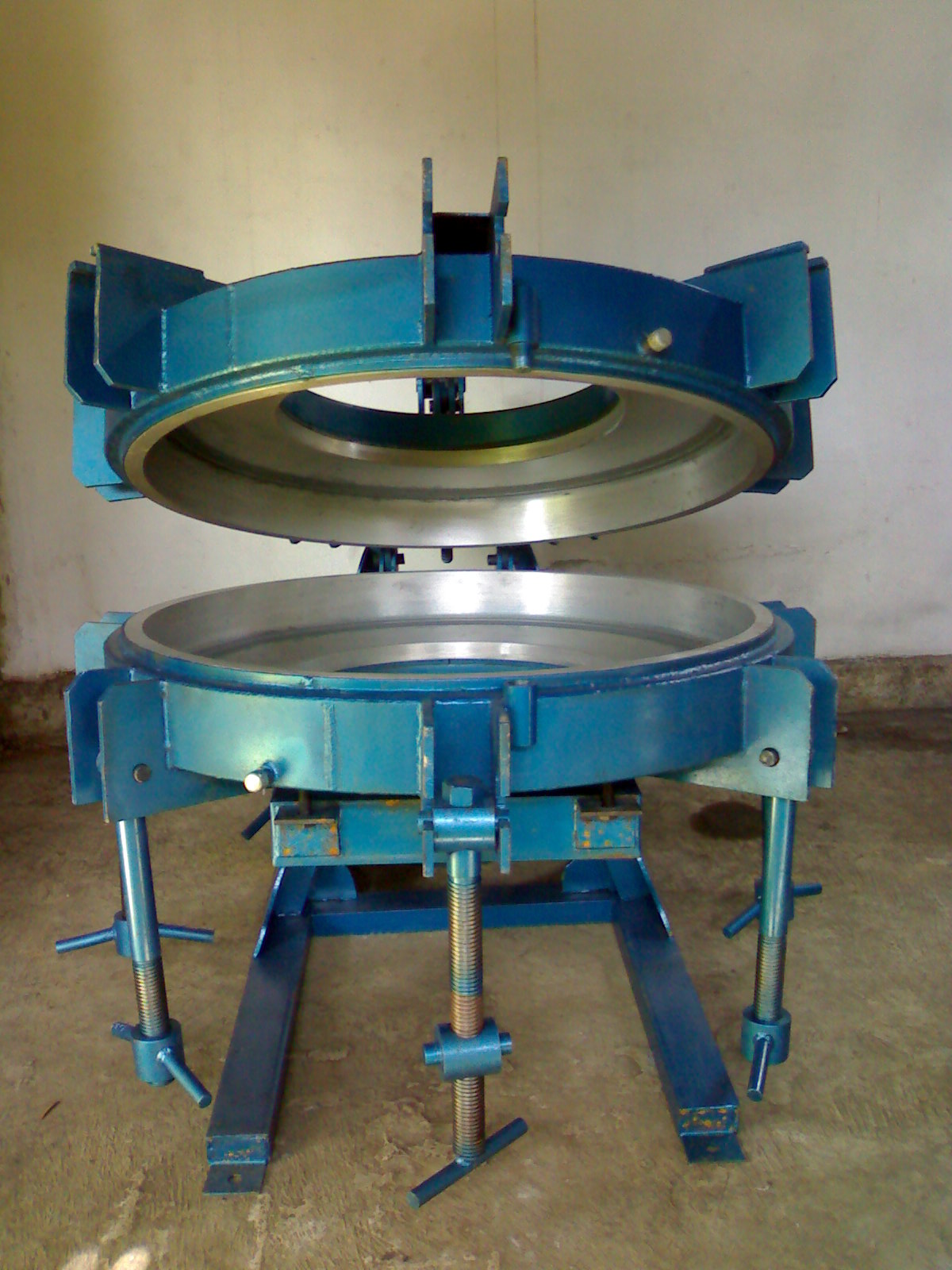 Mesin Vulkanisir Ban (PEMBUAT/BUKAN MAKELAR): JANITRA VULKANISIR Malang