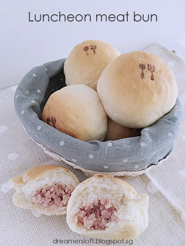 DreamersLoft: Old dough method of making buns