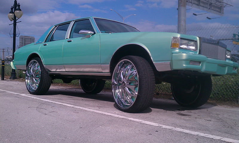 PHOTOGRAPHY BY MIAMIEARL: Box Chevy on 28" DUB Esinem Floaters