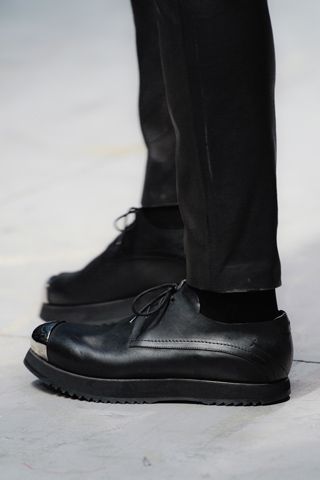 Nob: Metallic Shoes - The New Myth