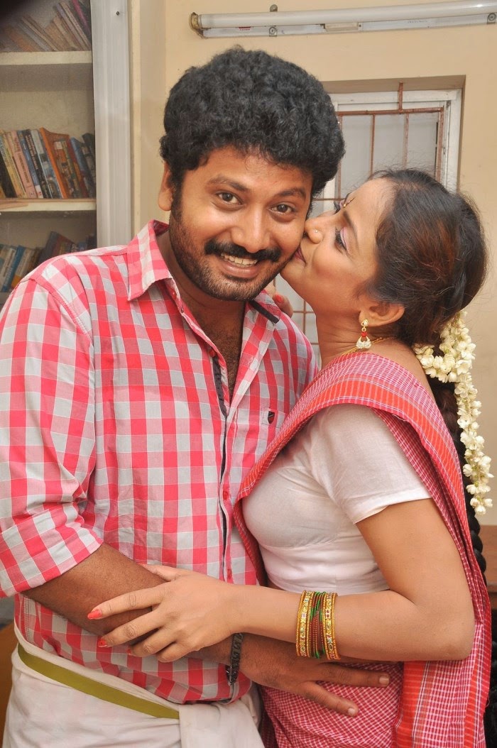 Tamil Actress Samanthi Hot And Spicy Navel Show In Saree Stills - Cine ...