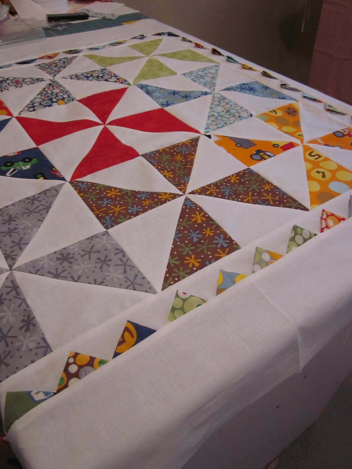 Dandelion Quilts: Pinwheel Baby Quilt