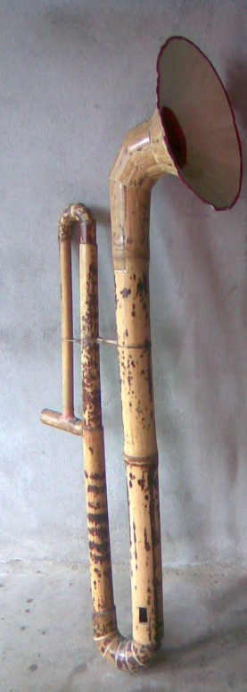 Ridwan's: Alat Musik Bambu Dari Toli-toli