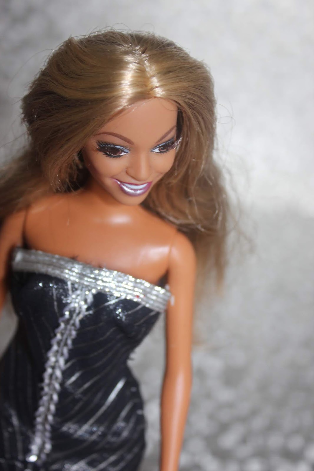 PLANET OF THE DOLLS: Doll-A-Day 2019 #127: Beyonce'