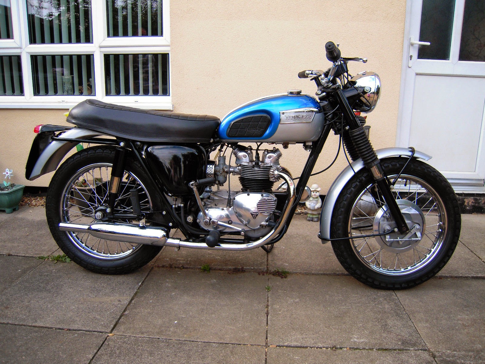 Motorcycle Restoration Projects UK: TRIUMPH CLASSIC 5TA 500cc 1960