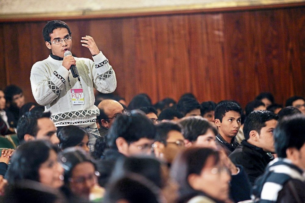 OCOP NU OCOC ED: "LA UNIVERSIDAD HUMANISTA" X MIGUEL GIUSTI