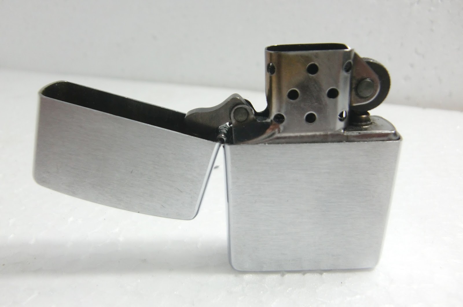 CILEGON ANTIK: Korek Api ZIPPO Made In USA