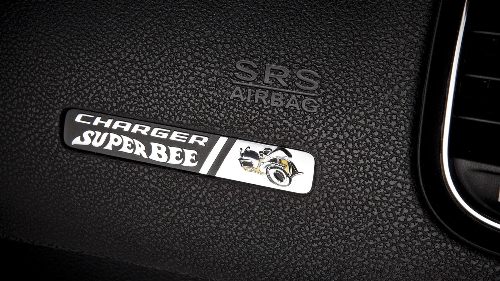 Super Bee - La storia di un'icona americana - Throttle Addicted