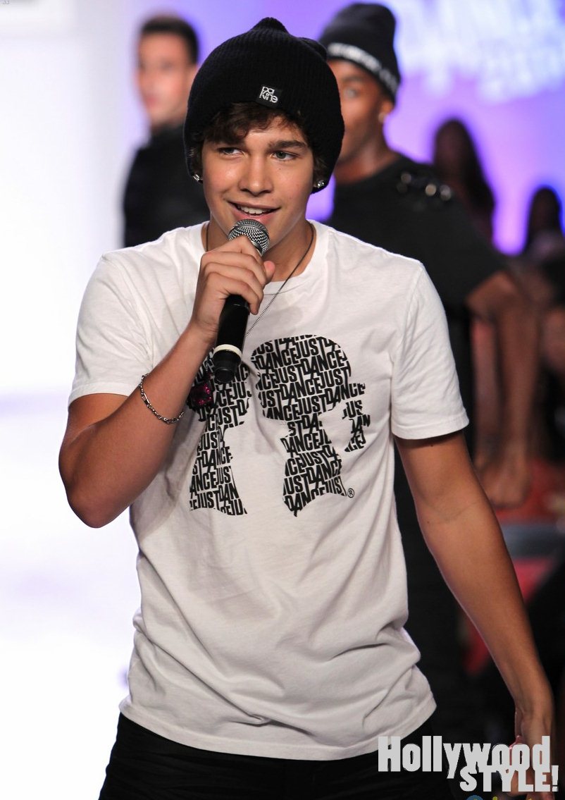 Austin Mahone canta sus éxitos en evento de moda 'Just Dance with Boy ...