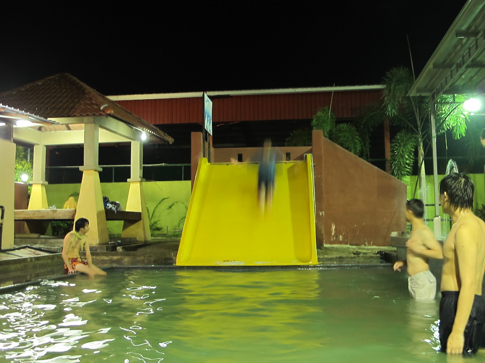 Jasin Hot Spring (Kolam Air Panas Bemban Jasin) and Restaurant Mini ...
