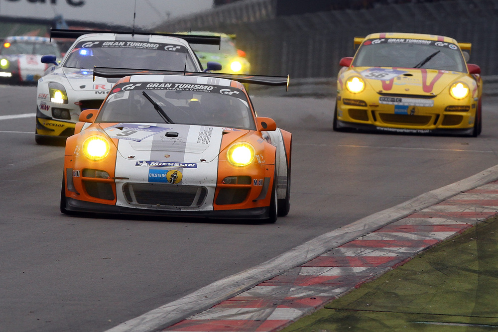 Racing with Professionals/MRS GT Racing: Porsche Intelligent ...