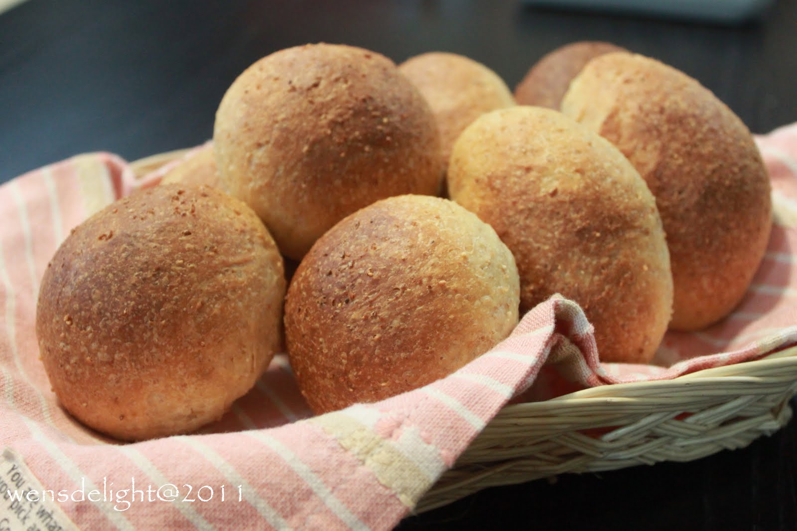Wen's Delight: Wholemeal Bun with Tuna Melts