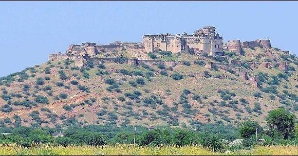 खेतड़ी महल का इतिहास - झुंझुनूं (History of Khetri Mahal, Jhunjhunu)