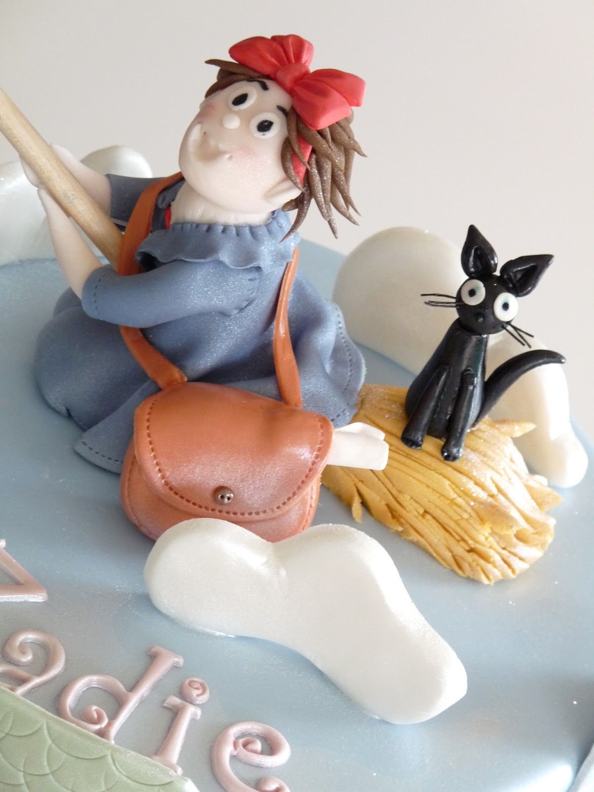 Rachelle's: The Kiki Cake