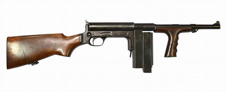SENAPAN RINGAN OTOMATIS ATAU SUBMACHINE GUN