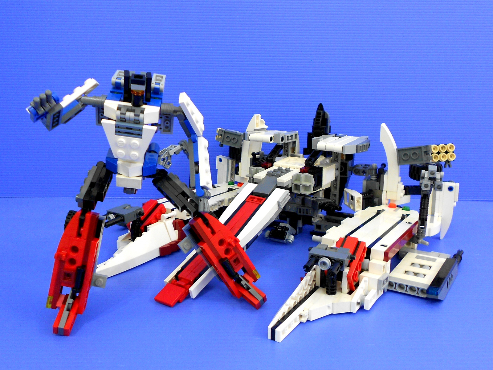 Alanyuppie's LEGO Transformers: LEGO Alphaplex (Neo Metroplex) Triple ...