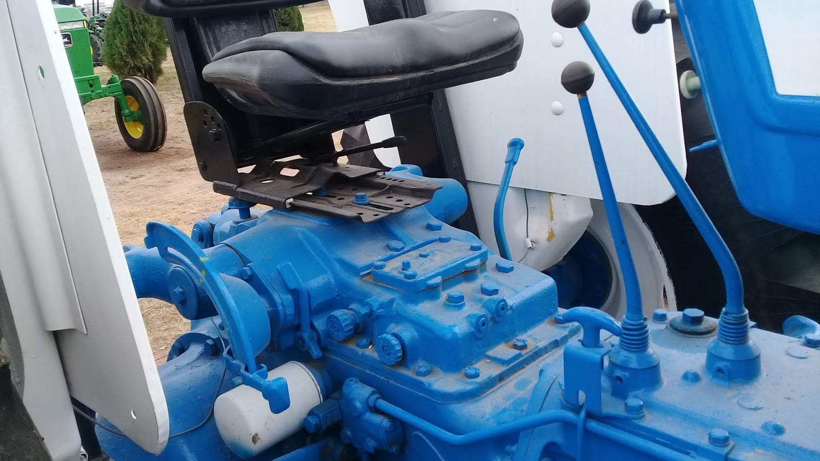 MAQUINARIA AGRICOLA INDUSTRIAL: Tractor Ford 6600 con Motor New Holland ...