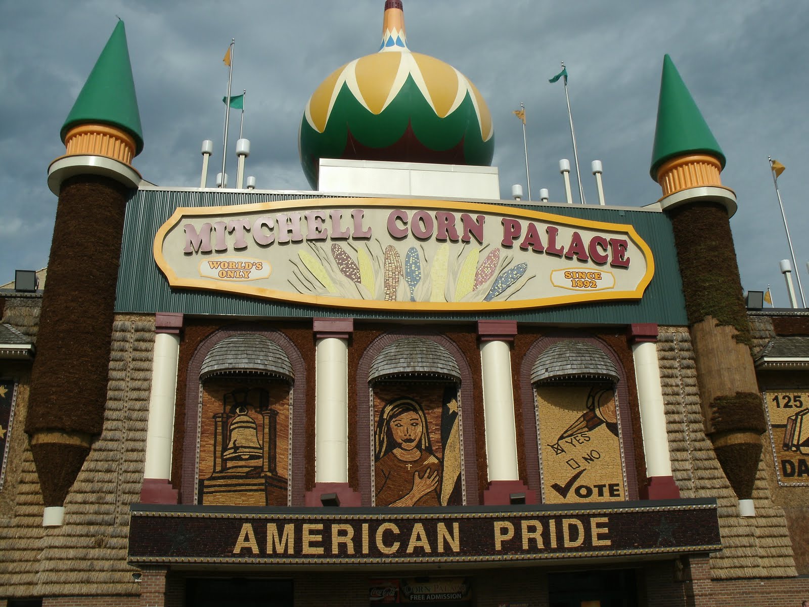 Charlestons on the Go: The Corn Palace in Mitchell