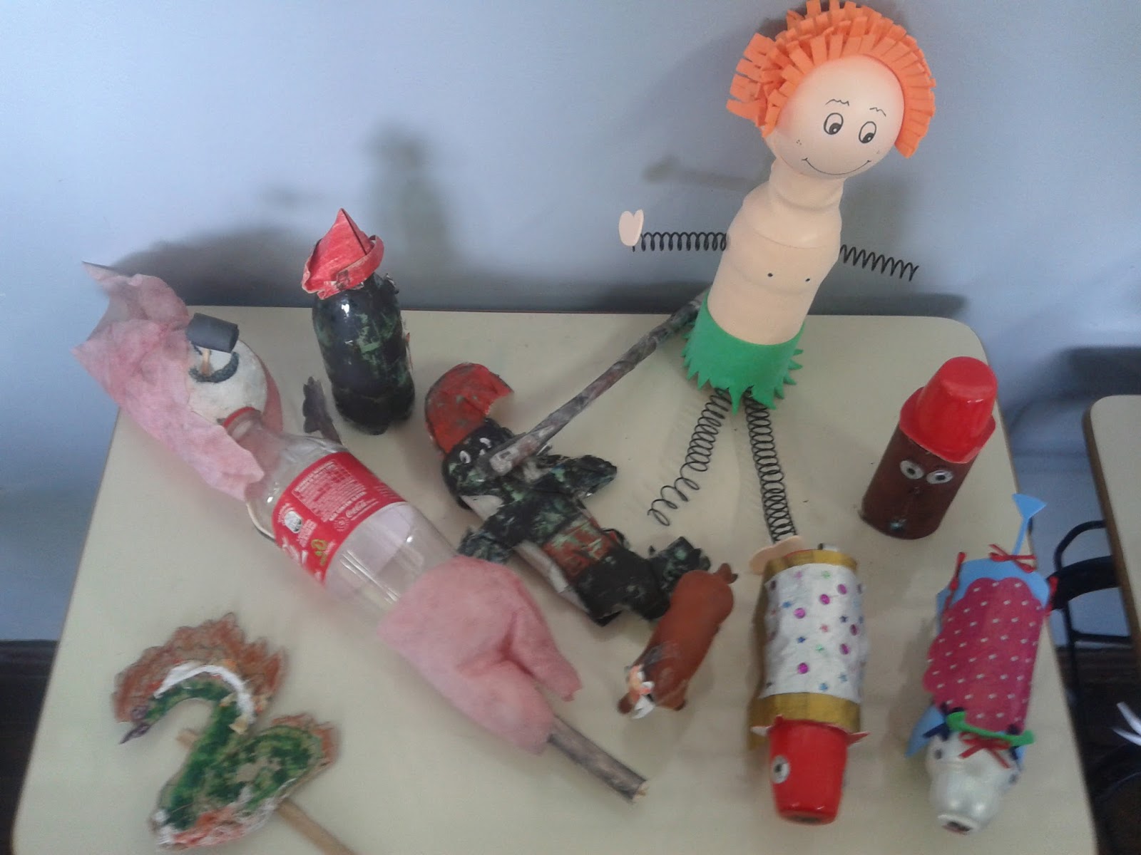 Personagem Do Folclore Com Material Reciclável - LIBRAIN