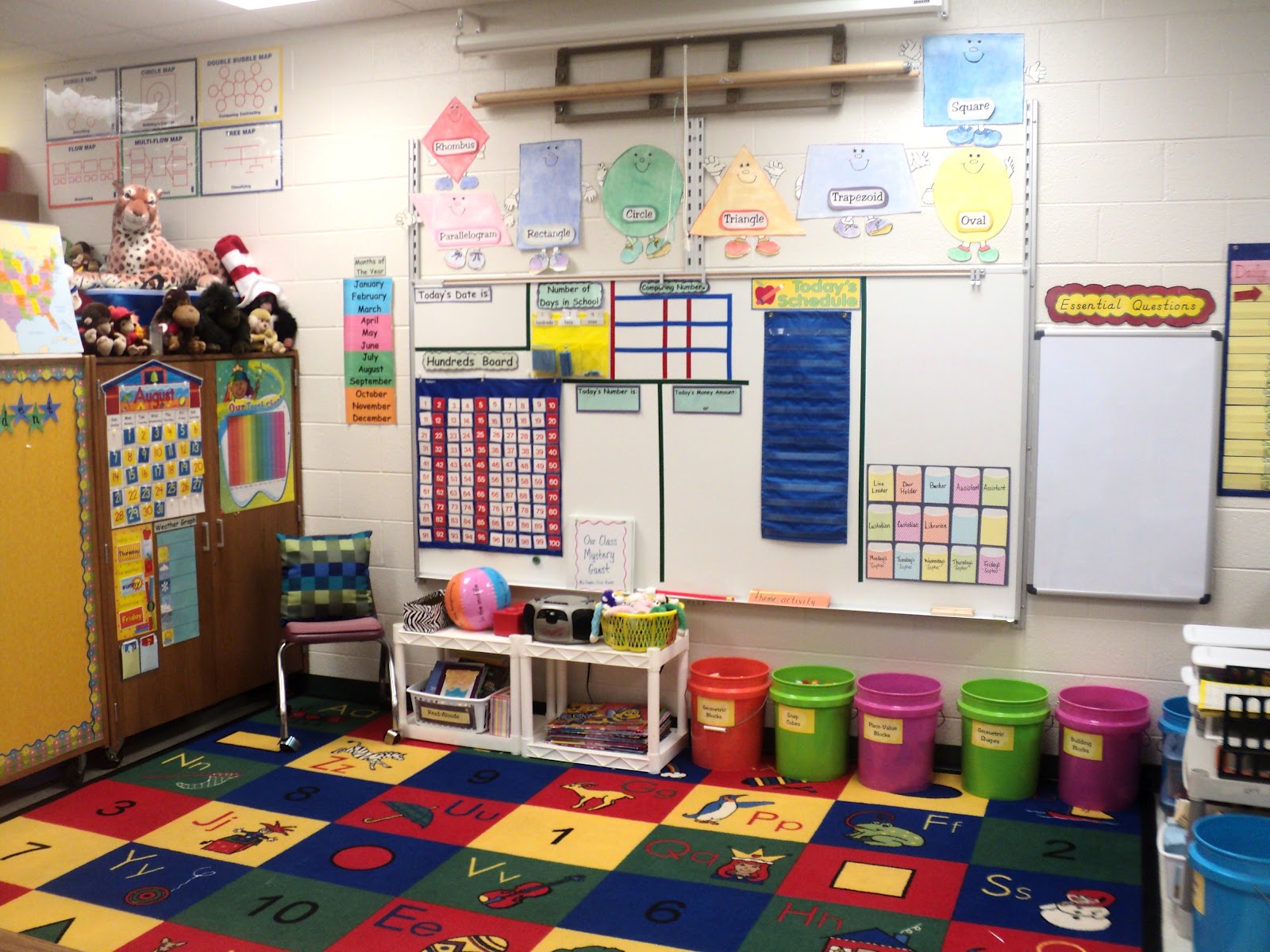 Teaching With Z: Tour of my First Grade Classroom