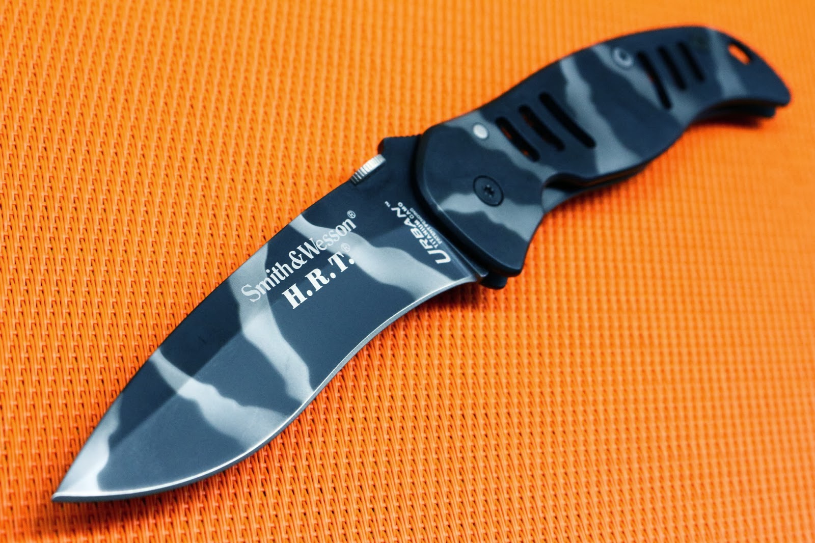 ARMAS BLANCAS 66: - SMITH & WESSON HRT SWFLC