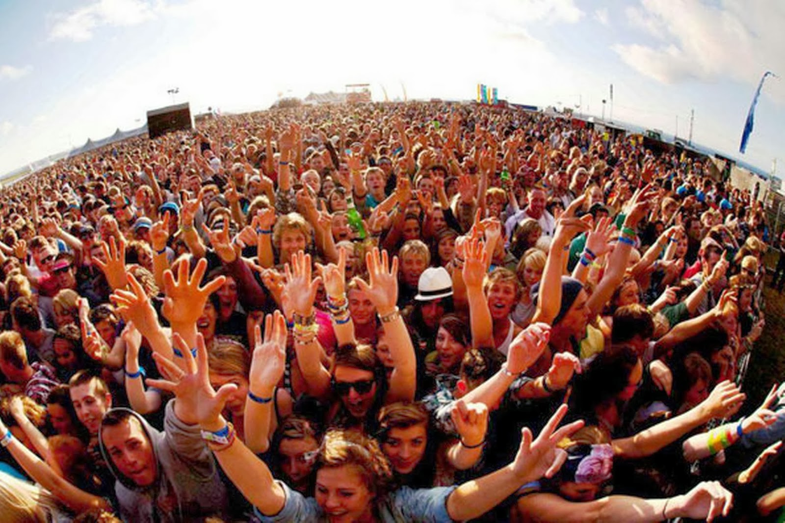 Significado dos Sonhos: Sonhar com multidão. Significado