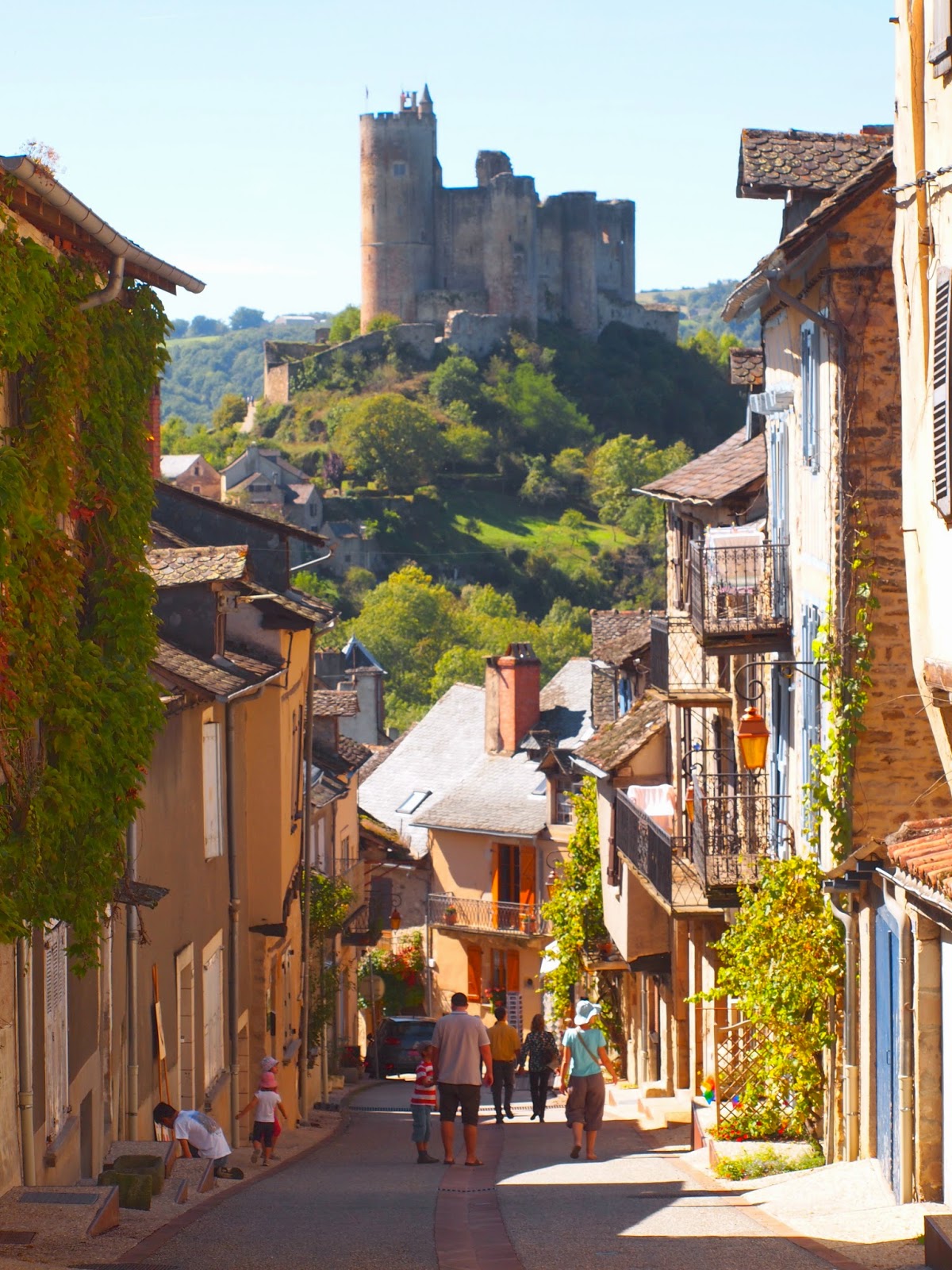 Sally Tharpe Rowles ... between here & there: Najac