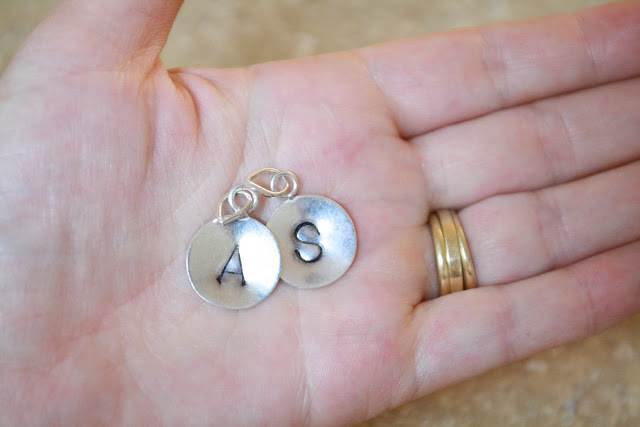 It's Good to be Queen: my one dollar necklace