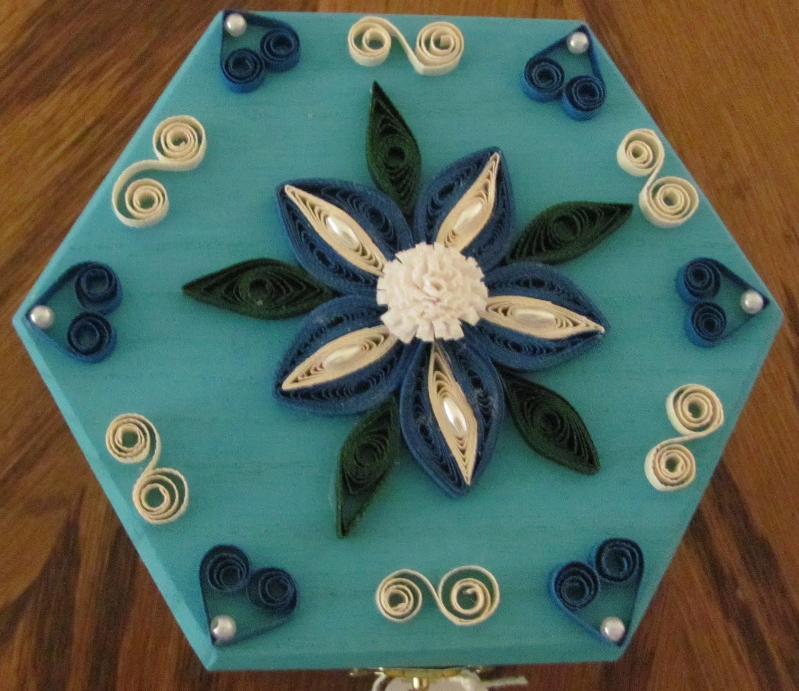 Chillin with Quillin (By Paula Hogue ): Quilled wooden boxes