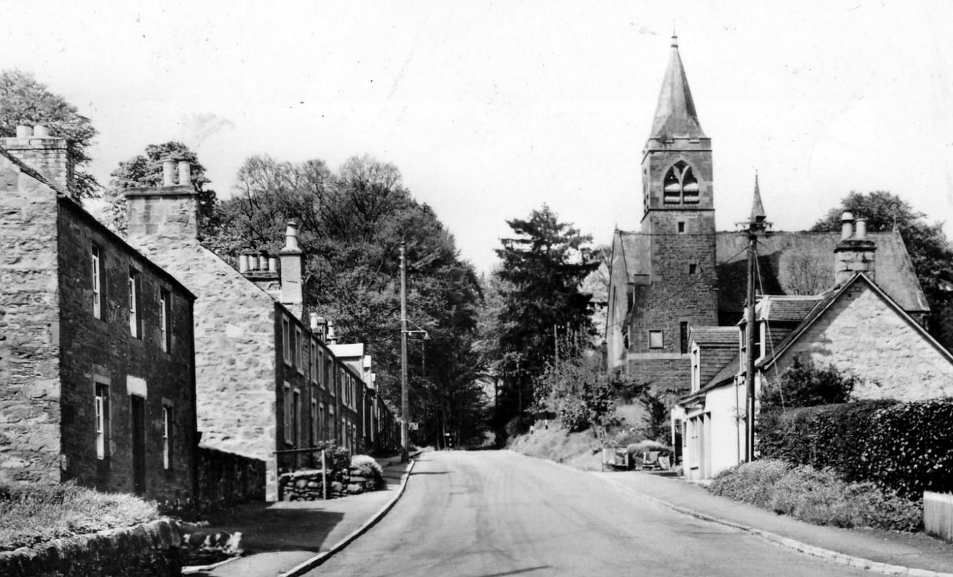 Tour Scotland: Old Photograph Gilmerton Scotland