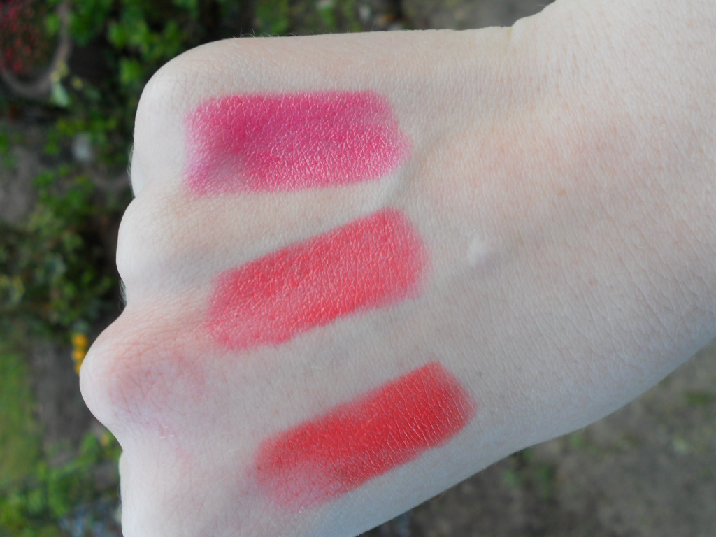 CatyCake: [Video] Swatches: L'oreal colour rich Lippenstifte + Geblubber