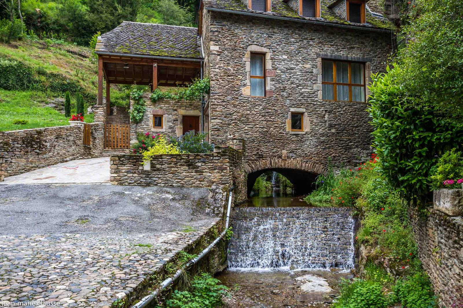 Découvrir la France en photos: 9 - BELCASTEL. (Aveyron - 12)