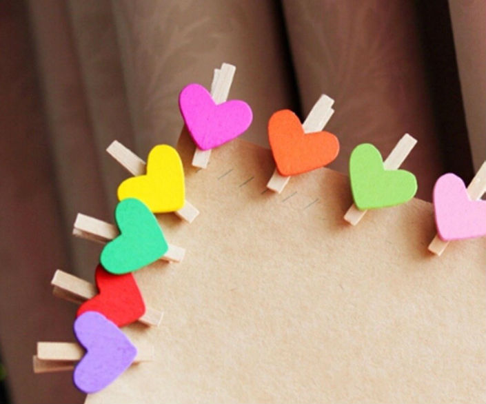 Pinzas de madera con corazones
