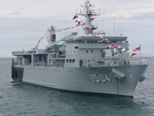 BARANG BARU BARANG LAMA: KAPAL SOKONGAN ARMADA PELBAGAI PERANAN - KD ...