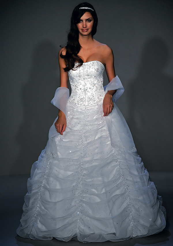 Gelİnlİkler: Yeni Gelinlikler