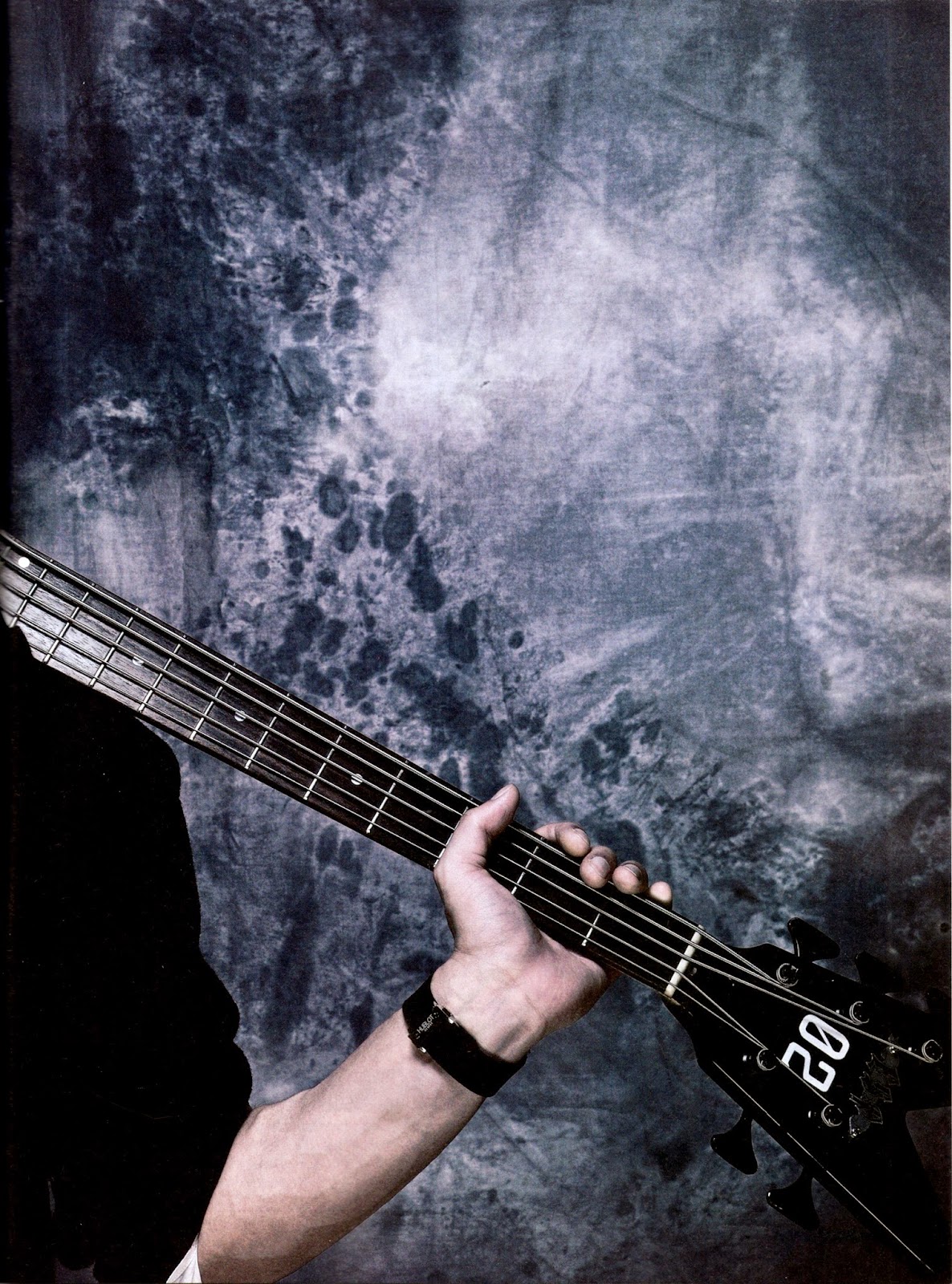 DIR EN GREY (TOSHIYA) - BASS ~ Fevereiro de 2015