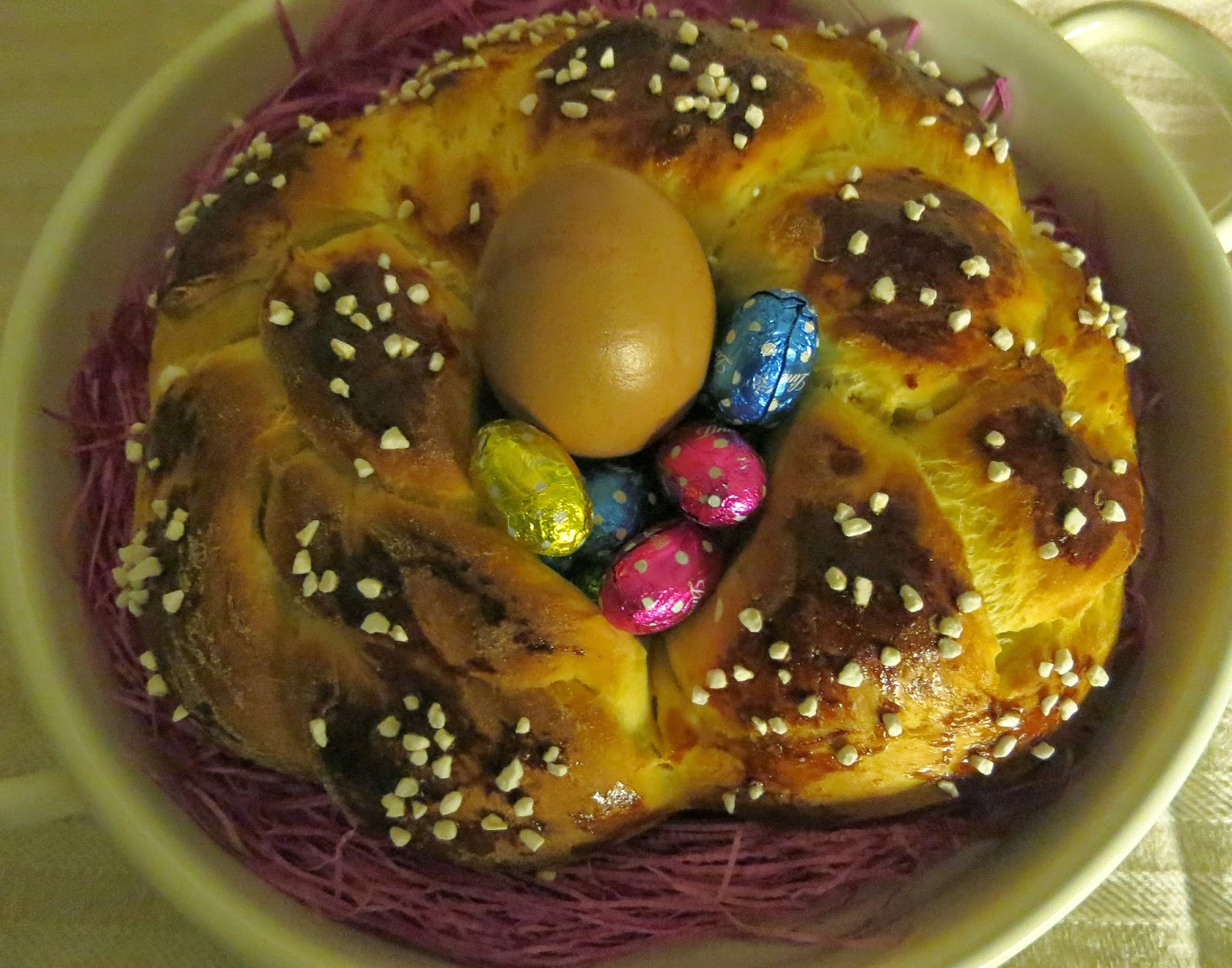 Fliederbaum: Osterstriezel - Osternest