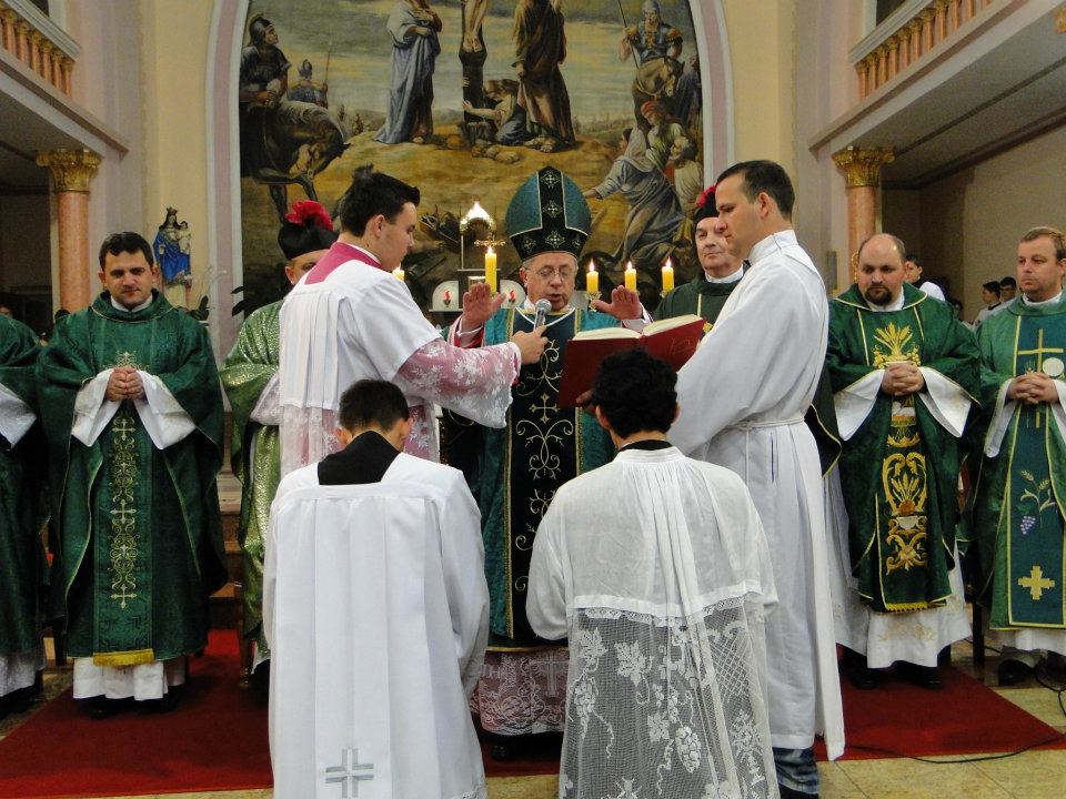 Pílulas Litúrgicas: O Pontifical Romano